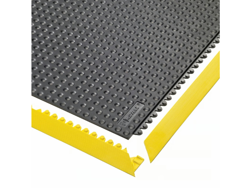 Notrax Skymaster® HD Niru® FR Snap Together Rubber Flooring Mats 465 Series