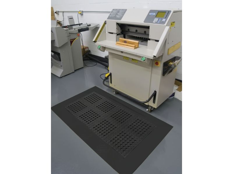 Notrax Flex-Lok™ Interlocking Drainage Floor Mat 620 Series