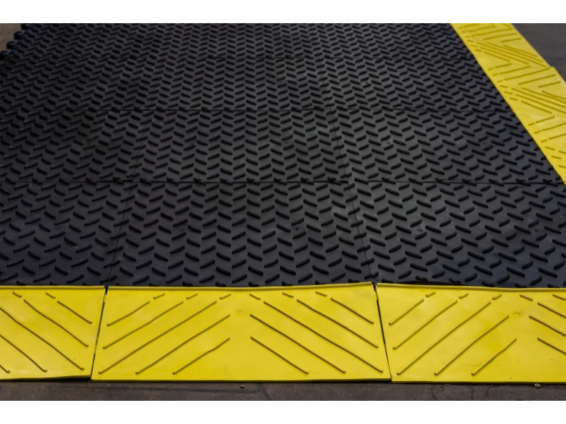 Notrax Diamond Flex-Lok™ Solid Interlocking Rubber Floor Mats 621 Series
