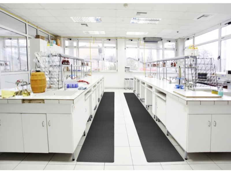 Notrax Grande™ Bubble Trax® Anti Fatigue Floor Mats 982 Series