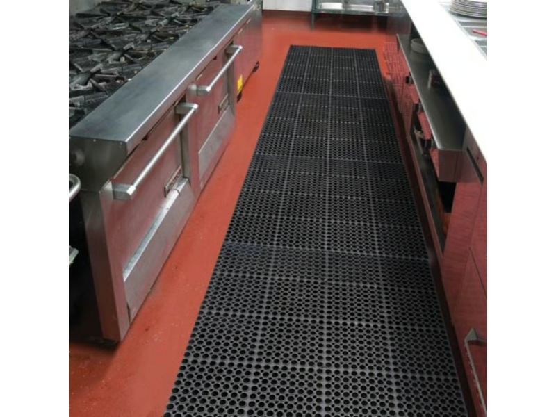 Notrax San-Eze® Drainage Anti-Fatigue Floor Mats T12 Series