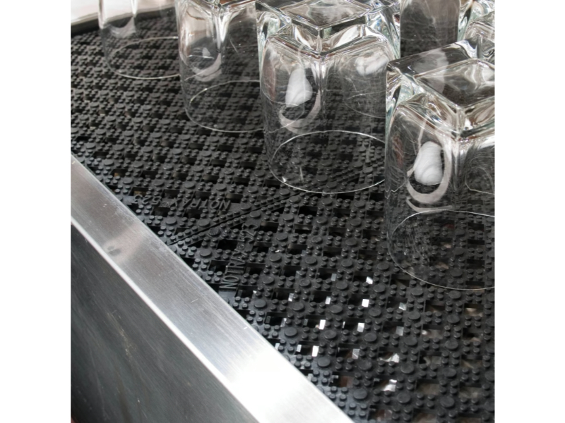 Notrax Plasti-Tile™ Interlock Drainage Anti Slip Tiles T47 Series