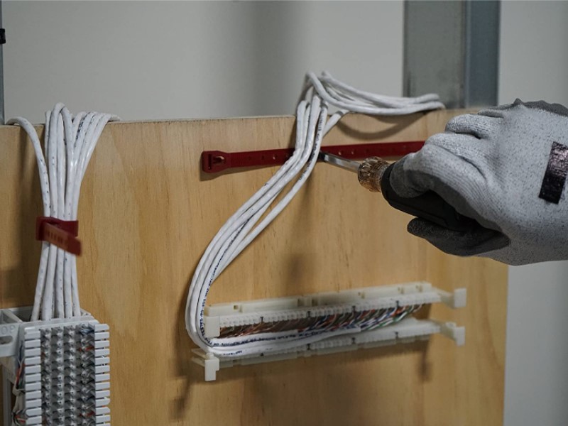 Southwire® Reusable Mounting Cable Ties | Releasable Reusable Zip Ties